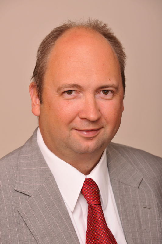 Fejcserék az egyik nagy adótanácsadó cégnél - Privátbankár.hu