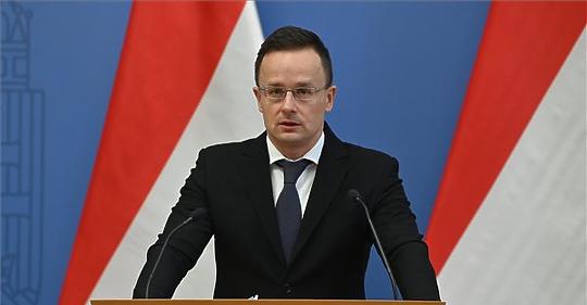 Szijjártó Péter: 400 ezer helyett egymillió kínai vakcina érkezik ...