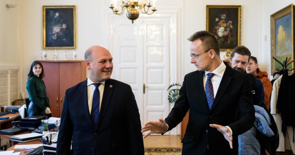 Továbbra sem mond le Lengyelországról Szijjártó Péter - Privátbankár.hu